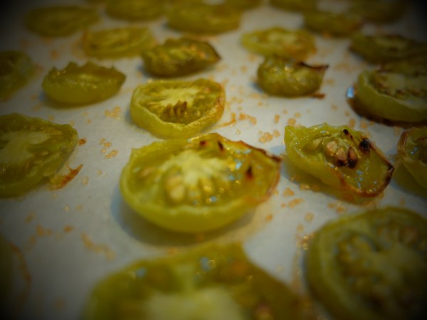 Roasted Green Tomato and Cheddar Bread Tarts | Fromage Homage